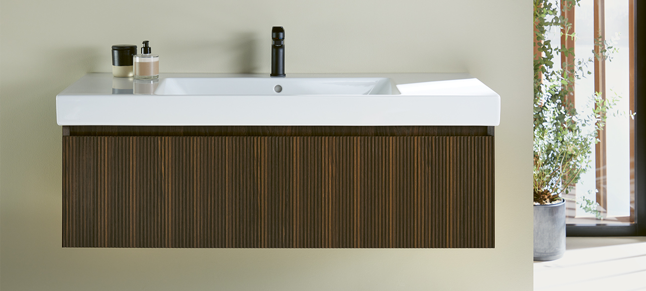 Alterna Waschtischmöbel und Keramik | Sanitas Troesch